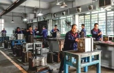 China Yuyao Weida Sprayer Co., Ltd. factory production line